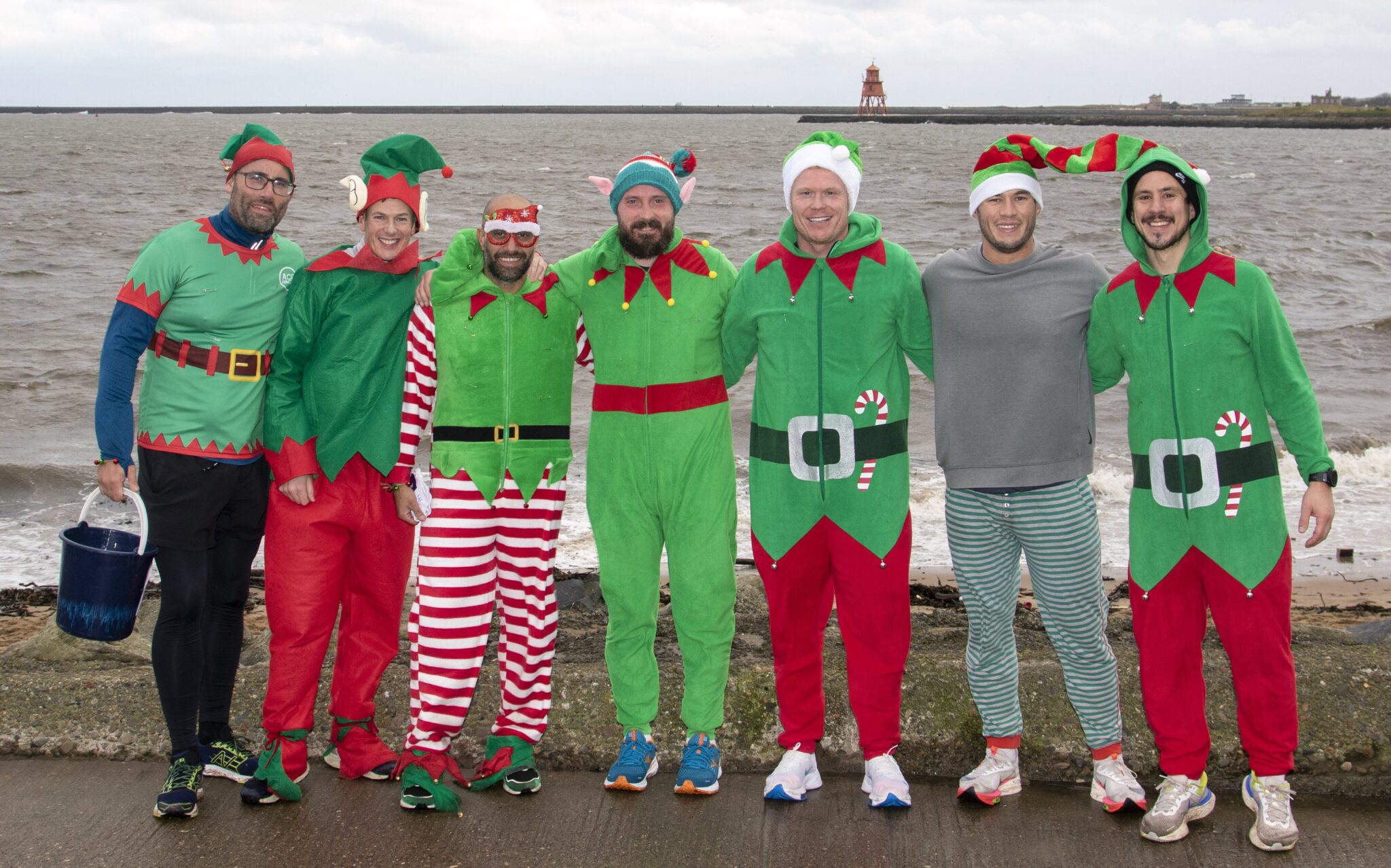 Festive carers join forces to fundraise for dementia | Caring UK